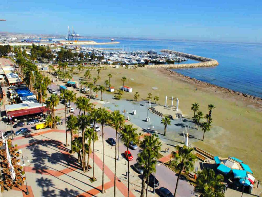 Buy Seafront Apartment in Finikoudes Larnaca
