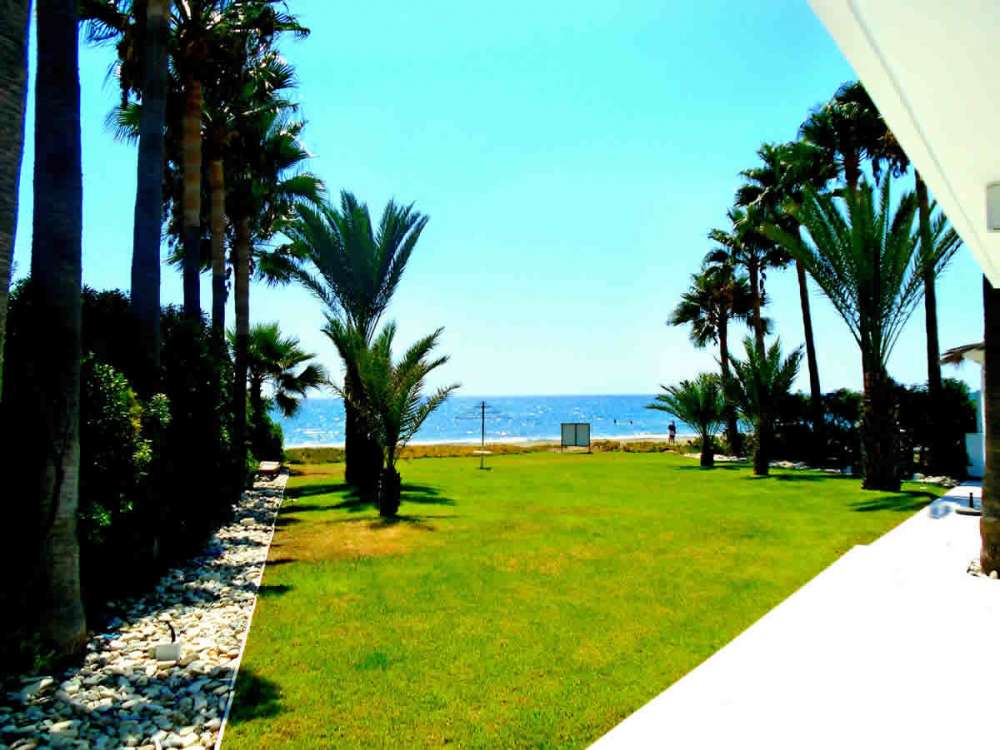 Buy Seafront Villa in Larnaca