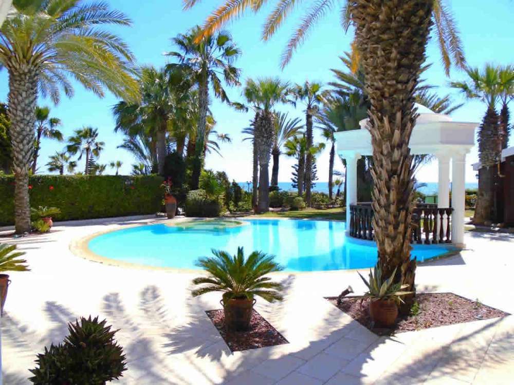 Seafront Luxury Villa in Larnaca